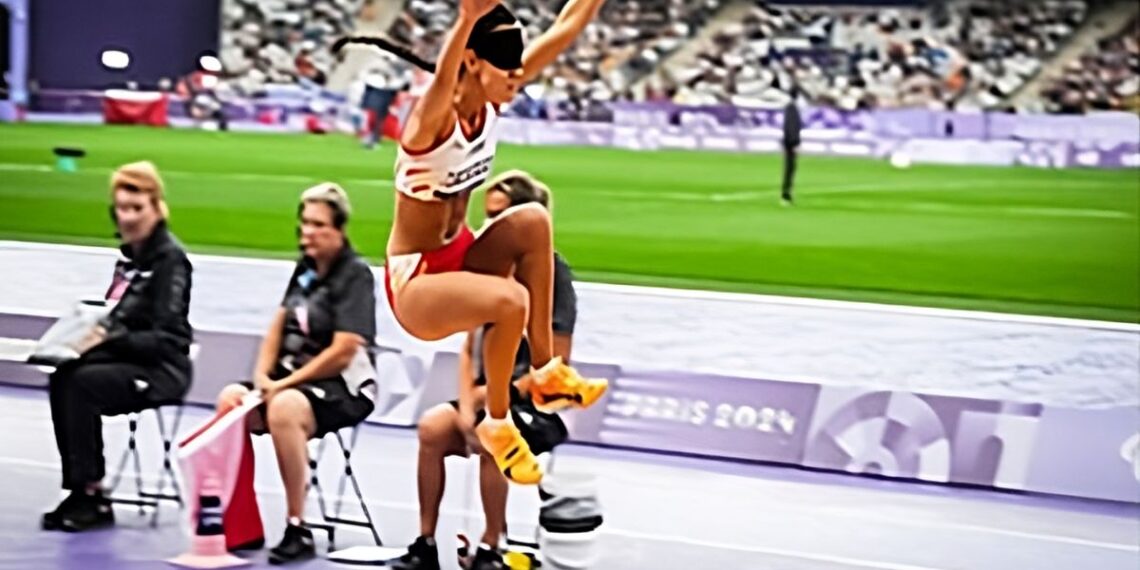 Alba García Falagán conquista el oro mundial en salto de longitud y se ...